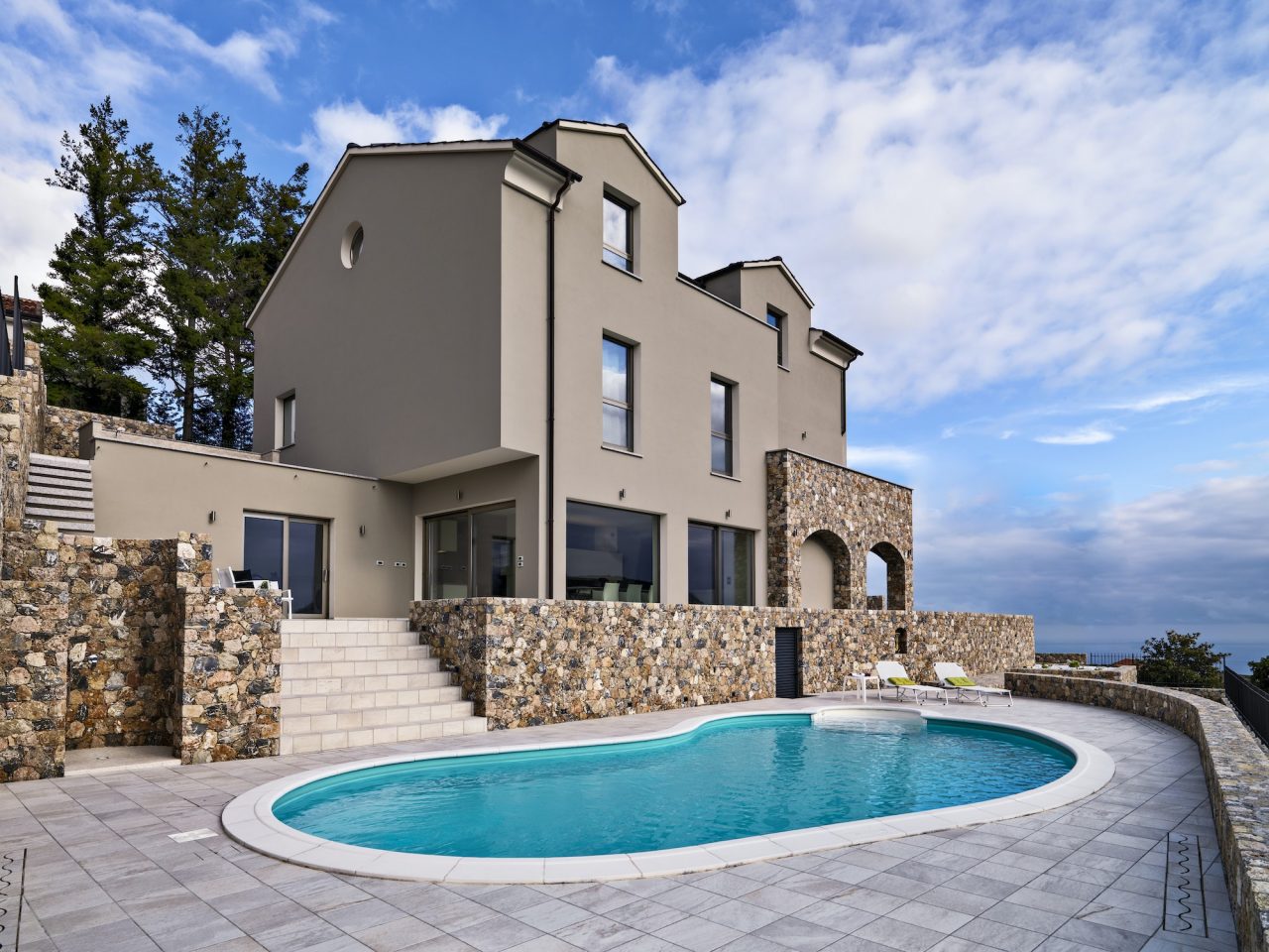 Swimming pool – Asiminas